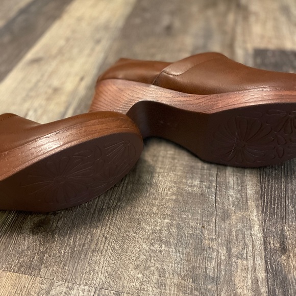 b.o.c. | Shoes | Womens Boc Comfort Retro Leather Wedge Platform Clogs ...